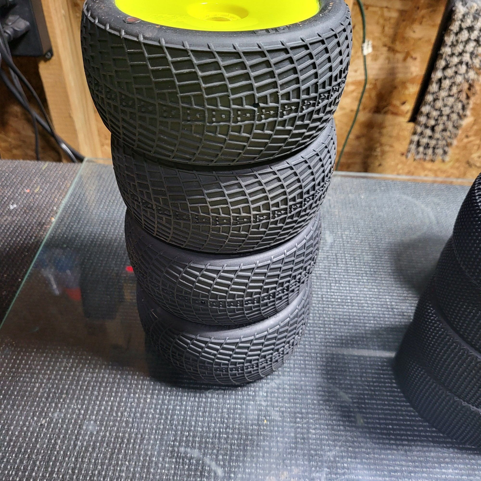 VP PRO FRONTIER TRUGGY TIRES SUPER SOFT COMPOUND ON YELLOW RIMS 99% ...