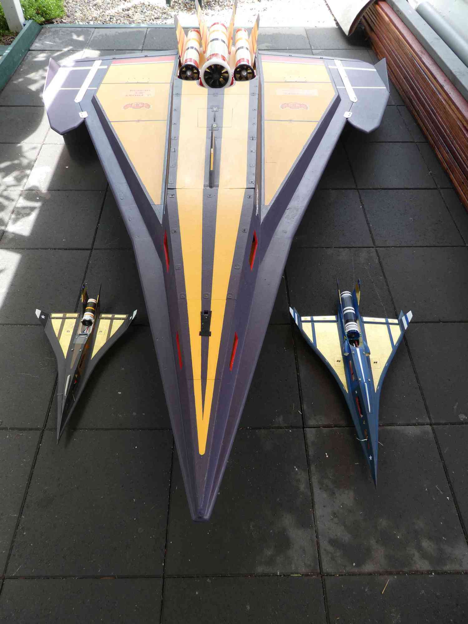 Thrust vectored VTOL EDF Tri-Jet - RCU Forums