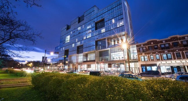 Vue53 Reviews - Chicago, IL | 1330 E. 53rd Street | 39 Apartment Reviews