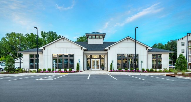 Arlow at Blue Ridge - 1 Reviews | Raleigh, NC Apartments for Rent ...