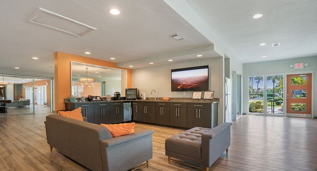 The Avenues - 290 Reviews | Jacksonville, FL Apartments for Rent | ApartmentRatings©