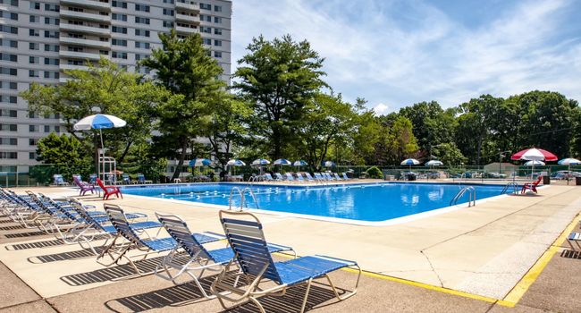 Haddonview Apartments Reviews - Westmont, NJ | 1 MacArthur Boulevard ...