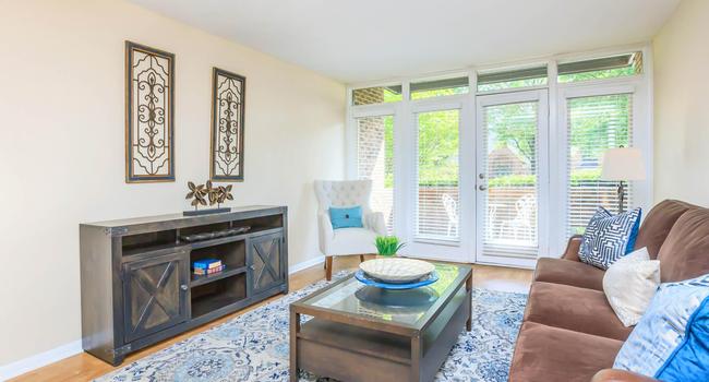 Windover Apartments Reviews - Knoxville, TN | 301 Cheshire Drive | 104 ...