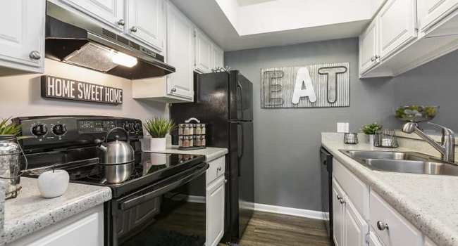 Enclave at Lake Ellenor Reviews - Orlando, FL | 2100 West Oak Ridge ...