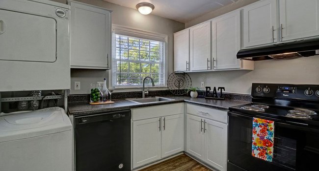 Legacy at Tech Center Reviews - Newport News, VA | 2106 Criston Drive ...