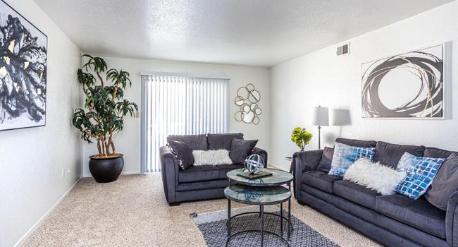 View High Lake Apartments Reviews - Kansas City, MO | 10708 E 98th ...