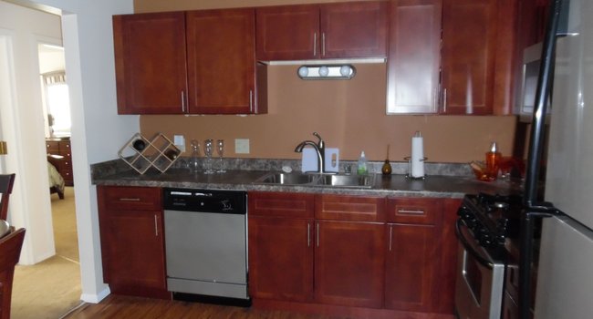 Whitnall Pointe Apartments Reviews - Franklin, WI | 10591 West Cortez ...